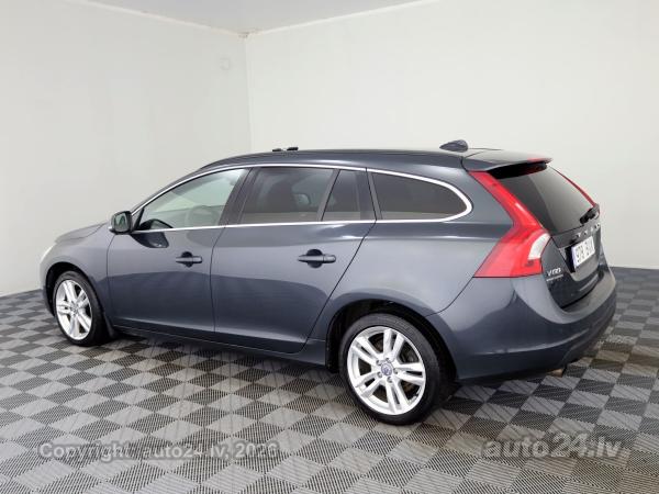 Grey Volvo V60 2012 in Tallinn, with an engine capacity of 2.00 L and mileage of 288 thousand km for 3799 €, photo 4 on AUTOMOTO.COM.LV