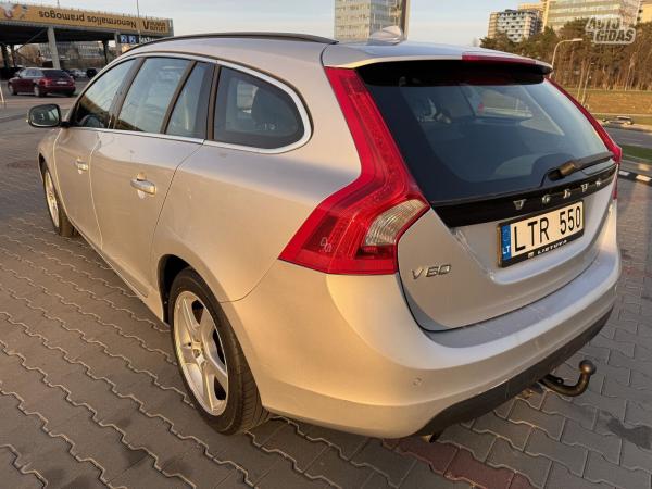 Pelēks Volvo V60 2012 Viļņa, ar dzinēja tilpumu 2.00 L un nobraukumu 414 tūkst. km par 3950 €, foto 5 vietnē AUTOMOTO.COM.LV