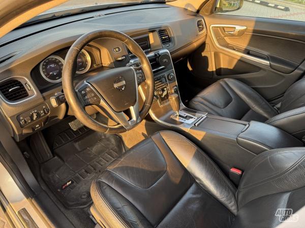 Pelēks Volvo V60 2012 Viļņa, ar dzinēja tilpumu 2.00 L un nobraukumu 414 tūkst. km par 3950 €, foto 8 vietnē AUTOMOTO.COM.LV
