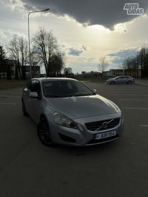 Grey Volvo V60 2012 in Taurage, with an engine capacity of 2.00 L and mileage of 451 thousand km for 4500 €, photo  on AUTOMOTO.COM.LV