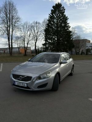 Grey Volvo V60 2012 in Taurage, with an engine capacity of 2.00 L and mileage of 451 thousand km for 4500 €, photo 4 on AUTOMOTO.COM.LV