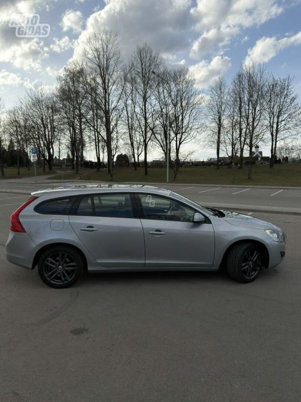 Grey Volvo V60 2012 in Taurage, with an engine capacity of 2.00 L and mileage of 451 thousand km for 4500 €, photo 4 on AUTOMOTO.COM.LV
