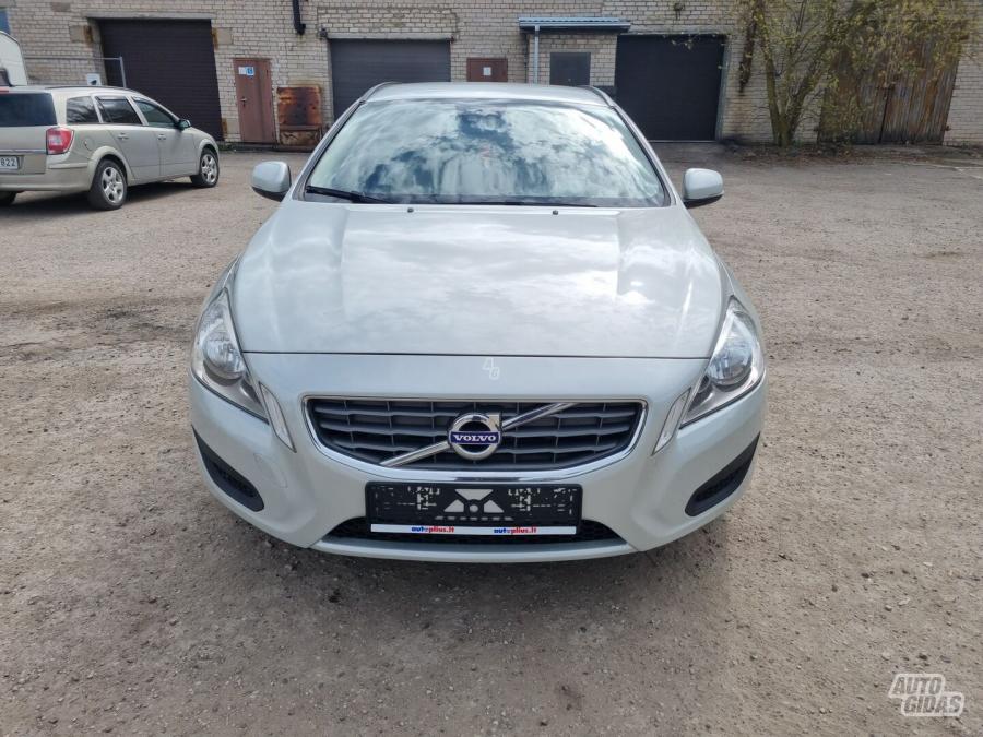 Pelēks Volvo V60 2012 Pakruojis, ar dzinēja tilpumu 1.60 L un nobraukumu 210 tūkst. km par 4650 €, foto 3 vietnē AUTOMOTO.COM.LV