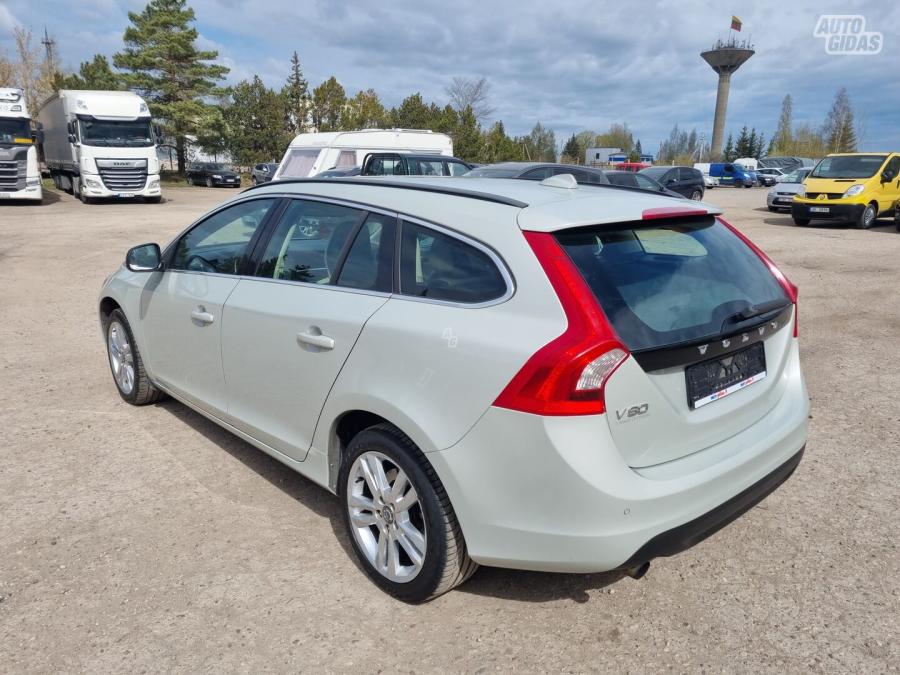Pelēks Volvo V60 2012 Pakruojis, ar dzinēja tilpumu 1.60 L un nobraukumu 210 tūkst. km par 4650 €, foto 8 vietnē AUTOMOTO.COM.LV