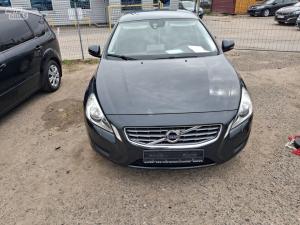 Pelēks Volvo V60 2012 Kauņa, ar dzinēja tilpumu 2.00 L un nobraukumu 319 tūkst. km par 5200 €, foto  vietnē AUTOMOTO.COM.LV