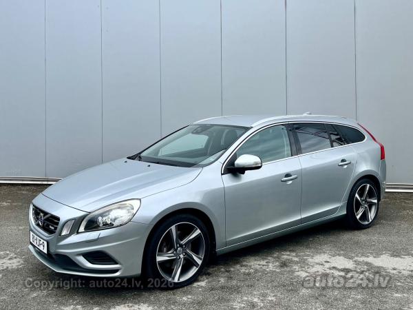 Pelēks Volvo V60 2012 Tallina, ar dzinēja tilpumu 2.40 L un nobraukumu 212 tūkst. km par 7999 €, foto 1 vietnē AUTOMOTO.COM.LV