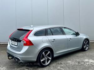 Pelēks Volvo V60 2012 Tallina, ar dzinēja tilpumu 2.40 L un nobraukumu 212 tūkst. km par 7999 €, foto 7 vietnē AUTOMOTO.COM.LV