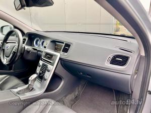 Pelēks Volvo V60 2012 Tallina, ar dzinēja tilpumu 2.40 L un nobraukumu 212 tūkst. km par 7999 €, foto 14 vietnē AUTOMOTO.COM.LV