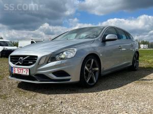 Grey Volvo V60 2012 in Cesis, with an engine capacity of 1.60 L and mileage of 248 thousand km for 6750 €, photo  on AUTOMOTO.COM.LV