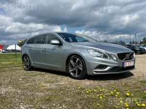 Grey Volvo V60 2012 in Cesis, with an engine capacity of 1.60 L and mileage of 248 thousand km for 6750 €, photo 3 on AUTOMOTO.COM.LV
