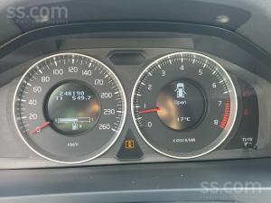Grey Volvo V60 2012 in Cesis, with an engine capacity of 1.60 L and mileage of 248 thousand km for 6750 €, photo 7 on AUTOMOTO.COM.LV