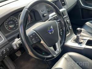 Grey Volvo V60 2012 in Cesis, with an engine capacity of 1.60 L and mileage of 248 thousand km for 6750 €, photo 12 on AUTOMOTO.COM.LV