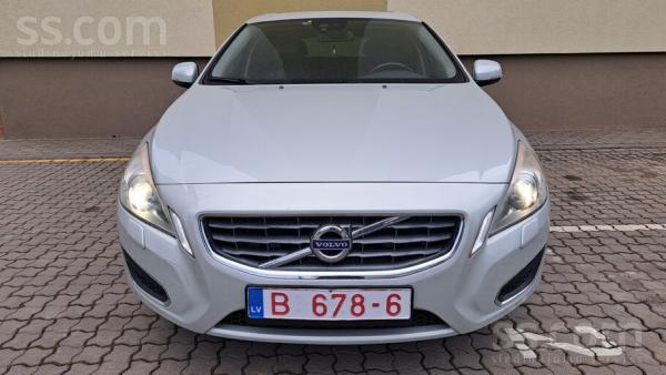 Серый Вольво B60 2012 в Огре, объемом двигателя 2.00 л и пробегом 272 тыс. км за 5750 €, фото 3 на AUTOMOTO.COM.LV