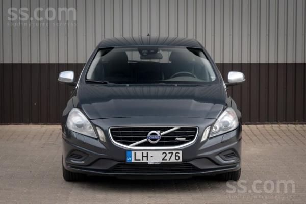 Pelēks Volvo V60 2012 Talsi, ar dzinēja tilpumu 1.60 L un nobraukumu 331 tūkst. km par 4750 €, foto 2 vietnē AUTOMOTO.COM.LV