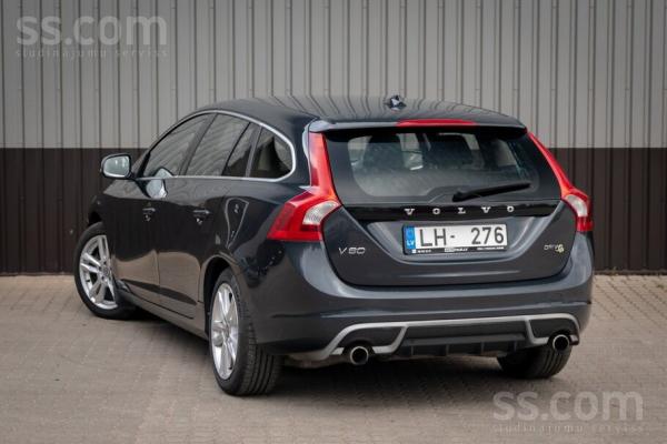 Pelēks Volvo V60 2012 Talsi, ar dzinēja tilpumu 1.60 L un nobraukumu 331 tūkst. km par 4750 €, foto 4 vietnē AUTOMOTO.COM.LV