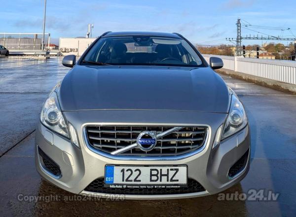 Grey Volvo V60 2012 in Tallinn, with an engine capacity of 1.60 L and mileage of 133 thousand km for 5900 €, photo 1 on AUTOMOTO.COM.LV
