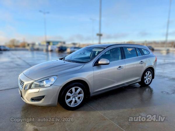 Grey Volvo V60 2012 in Tallinn, with an engine capacity of 1.60 L and mileage of 133 thousand km for 5900 €, photo 5 on AUTOMOTO.COM.LV