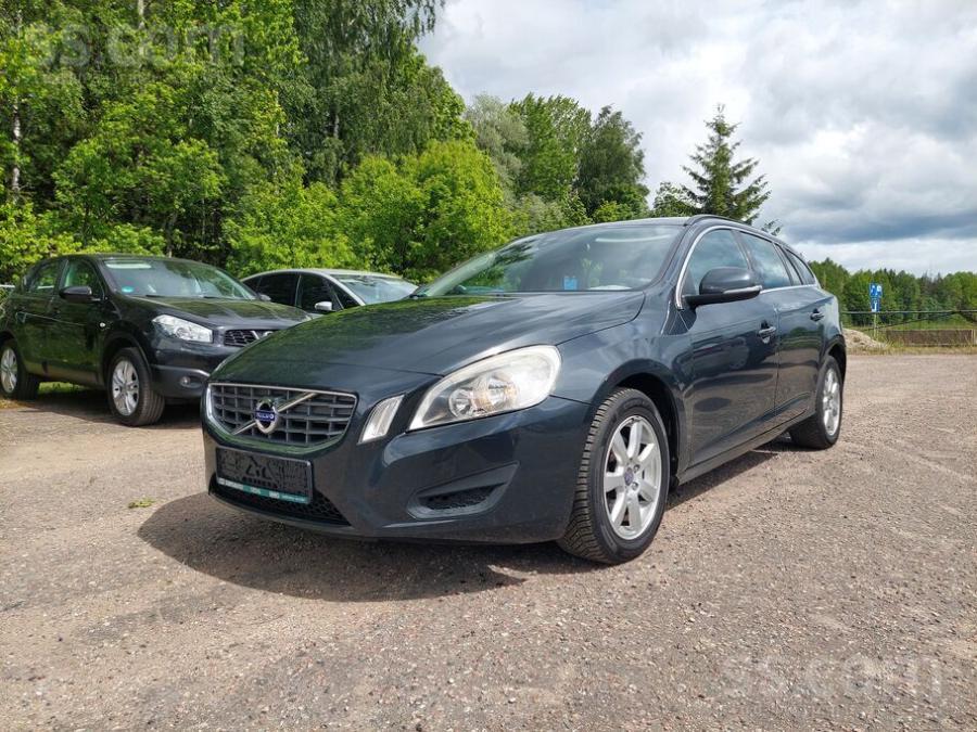 Pelēks Volvo V60 2012 Cēsis, ar dzinēja tilpumu 1.60 L un nobraukumu 212 tūkst. km par 5900 €, foto 1 vietnē AUTOMOTO.COM.LV