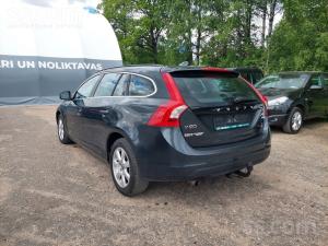 Pelēks Volvo V60 2012 Cēsis, ar dzinēja tilpumu 1.60 L un nobraukumu 212 tūkst. km par 5900 €, foto 5 vietnē AUTOMOTO.COM.LV