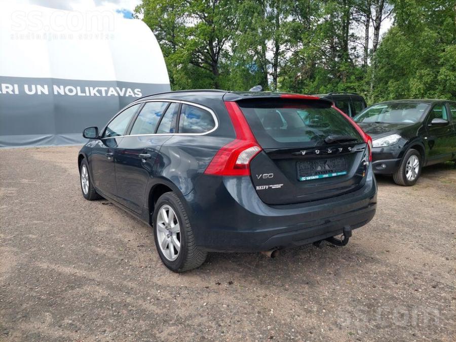 Pelēks Volvo V60 2012 Cēsis, ar dzinēja tilpumu 1.60 L un nobraukumu 212 tūkst. km par 5900 €, foto 5 vietnē AUTOMOTO.COM.LV