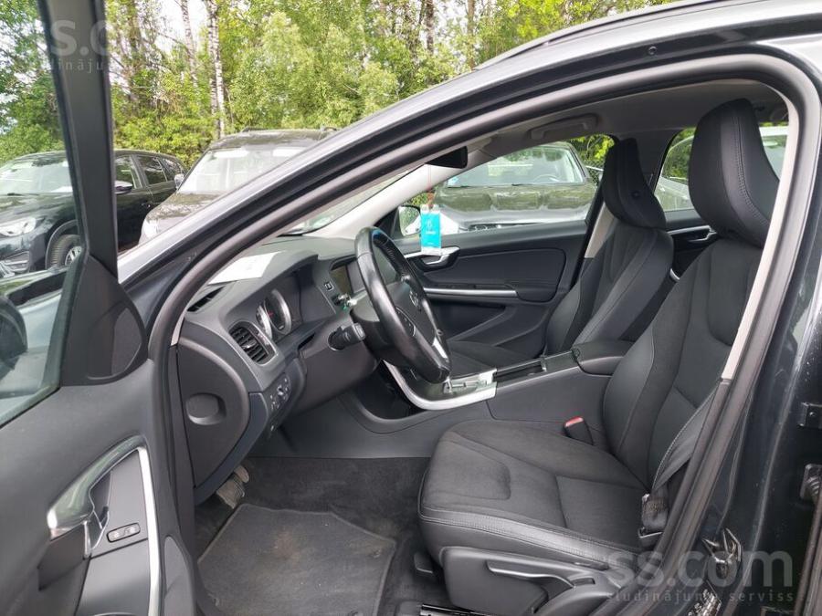 Pelēks Volvo V60 2012 Cēsis, ar dzinēja tilpumu 1.60 L un nobraukumu 212 tūkst. km par 5900 €, foto 7 vietnē AUTOMOTO.COM.LV