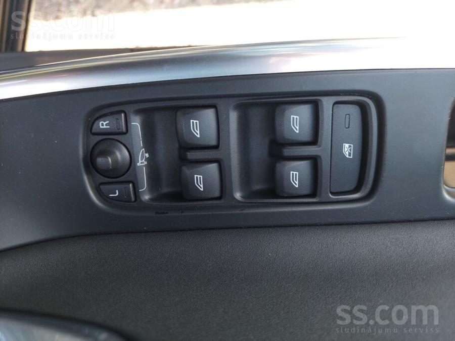 Pelēks Volvo V60 2012 Cēsis, ar dzinēja tilpumu 1.60 L un nobraukumu 212 tūkst. km par 5900 €, foto 9 vietnē AUTOMOTO.COM.LV