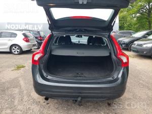 Pelēks Volvo V60 2012 Cēsis, ar dzinēja tilpumu 1.60 L un nobraukumu 212 tūkst. km par 5900 €, foto 16 vietnē AUTOMOTO.COM.LV