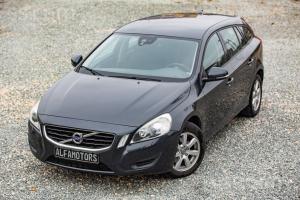 Grey Volvo V60 2012 in Riga, with an engine capacity of 2.00 L and mileage of 298 thousand km for 6390 €, photo 6 on AUTOMOTO.COM.LV