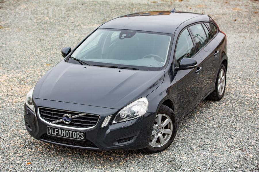 Grey Volvo V60 2012 in Riga, with an engine capacity of 2.00 L and mileage of 298 thousand km for 6390 €, photo 6 on AUTOMOTO.COM.LV