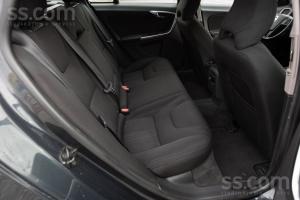 Grey Volvo V60 2012 in Riga, with an engine capacity of 2.00 L and mileage of 298 thousand km for 6390 €, photo 11 on AUTOMOTO.COM.LV