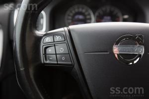 Grey Volvo V60 2012 in Riga, with an engine capacity of 2.00 L and mileage of 298 thousand km for 6390 €, photo 13 on AUTOMOTO.COM.LV
