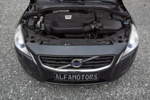 Grey Volvo V60 2012 in Riga, with an engine capacity of 2.00 L and mileage of 298 thousand km for 6390 €, photo 18 on AUTOMOTO.COM.LV