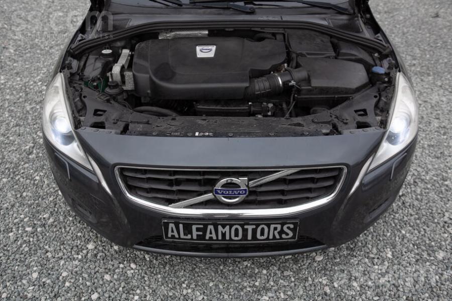 Grey Volvo V60 2012 in Riga, with an engine capacity of 2.00 L and mileage of 298 thousand km for 6390 €, photo 18 on AUTOMOTO.COM.LV