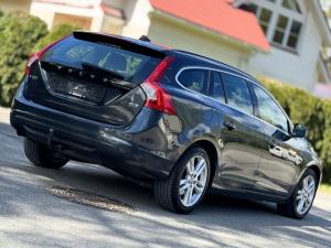 Grey Volvo V60 2012 in Riga, with an engine capacity of 2.00 L and mileage of 299 thousand km for 6350 €, photo 9 on AUTOMOTO.COM.LV