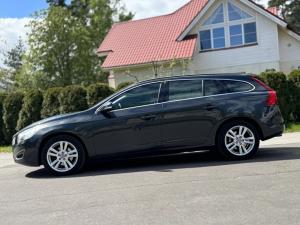 Grey Volvo V60 2012 in Riga, with an engine capacity of 2.00 L and mileage of 299 thousand km for 6350 €, photo 11 on AUTOMOTO.COM.LV