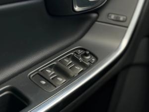 Grey Volvo V60 2012 in Riga, with an engine capacity of 2.00 L and mileage of 299 thousand km for 6350 €, photo 20 on AUTOMOTO.COM.LV