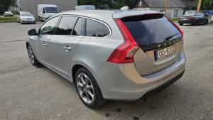 Pelēks Volvo V60 2012 Rīga, ar dzinēja tilpumu 2.00 L un nobraukumu 235 tūkst. km par 6550 €, foto 8 vietnē AUTOMOTO.COM.LV