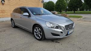 Pelēks Volvo V60 2012 Rīga, ar dzinēja tilpumu 2.00 L un nobraukumu 235 tūkst. km par 6550 €, foto 14 vietnē AUTOMOTO.COM.LV