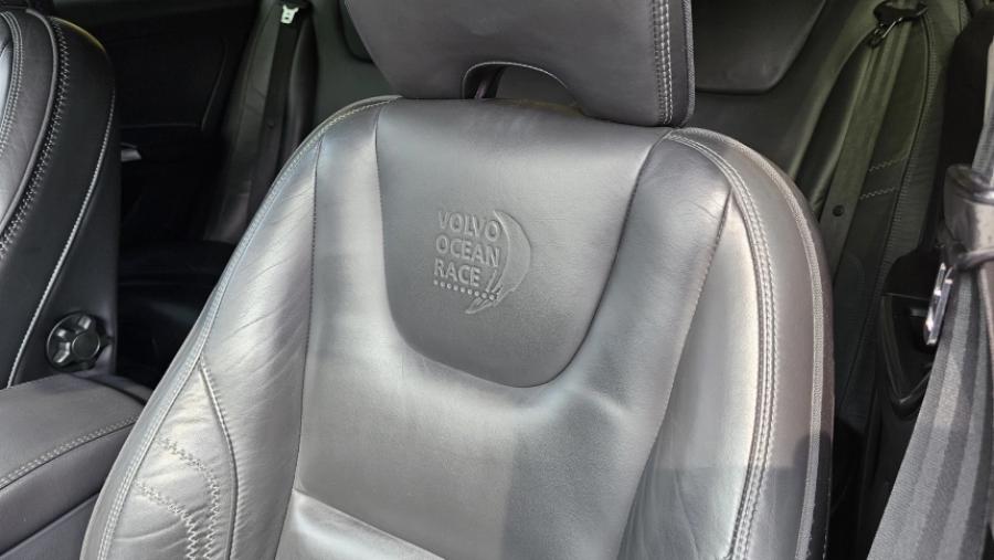 Pelēks Volvo V60 2012 Rīga, ar dzinēja tilpumu 2.00 L un nobraukumu 235 tūkst. km par 6550 €, foto 16 vietnē AUTOMOTO.COM.LV