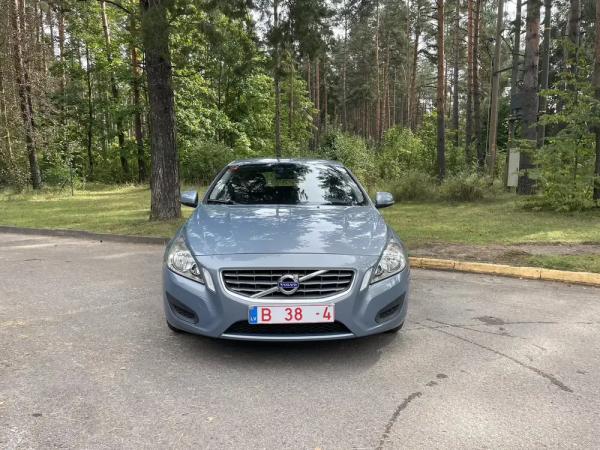 Pelēks Volvo V60 2012 Rīga, ar dzinēja tilpumu 2.00 L un nobraukumu 168 tūkst. km par 4000 €, foto 3 vietnē AUTOMOTO.COM.LV