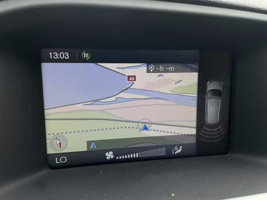 Grey Volvo V60 2012 in Riga, with an engine capacity of 2.00 L and mileage of 168 thousand km for 4000 €, photo 14 on AUTOMOTO.COM.LV