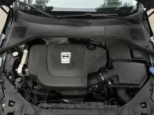 Grey Volvo V60 2012 in Riga, with an engine capacity of 2.00 L and mileage of 168 thousand km for 4000 €, photo 16 on AUTOMOTO.COM.LV