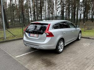 Grey Volvo V60 2012 in Riga, with an engine capacity of 2.00 L and mileage of 237 thousand km for 3000 €, photo 5 on AUTOMOTO.COM.LV