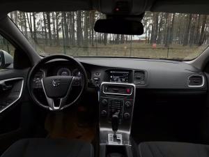 Grey Volvo V60 2012 in Riga, with an engine capacity of 2.00 L and mileage of 237 thousand km for 3000 €, photo 9 on AUTOMOTO.COM.LV