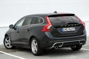 Grey Volvo V60 2012 in Riga, with an engine capacity of 2.00 L and mileage of 191 thousand km for 7700 €, photo 6 on AUTOMOTO.COM.LV