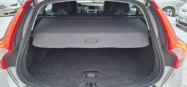 Pelēks Volvo V60 2012 Valmiera, ar dzinēja tilpumu 2.00 L un nobraukumu 344 tūkst. km par 5100 €, foto 10 vietnē AUTOMOTO.COM.LV