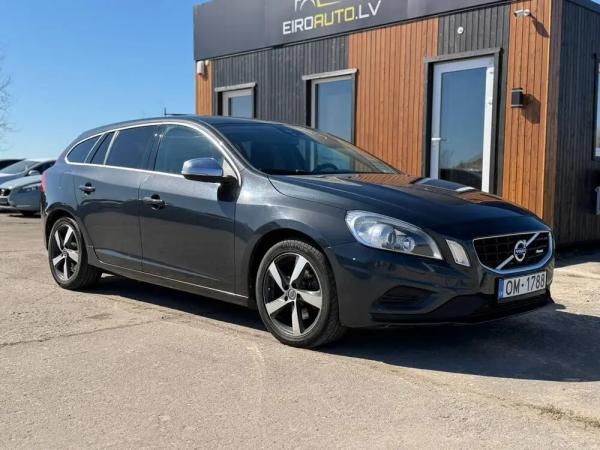 Grey Volvo V60 2012 in Riga, with an engine capacity of 2.00 L and mileage of 237 thousand km for 7490 €, photo 1 on AUTOMOTO.COM.LV