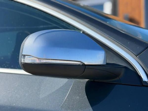Grey Volvo V60 2012 in Riga, with an engine capacity of 2.00 L and mileage of 237 thousand km for 7490 €, photo 10 on AUTOMOTO.COM.LV