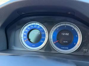 Grey Volvo V60 2012 in Riga, with an engine capacity of 2.00 L and mileage of 237 thousand km for 7490 €, photo 18 on AUTOMOTO.COM.LV