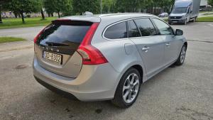 Pelēks Volvo V60 2012 Rīga, ar dzinēja tilpumu 2.00 L un nobraukumu 235 tūkst. km par 6550 €, foto 6 vietnē AUTOMOTO.COM.LV